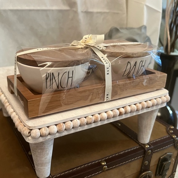 Rae Dunn | Kitchen | Rae Dunn Pinchdash Cellars With Tray | Poshmark